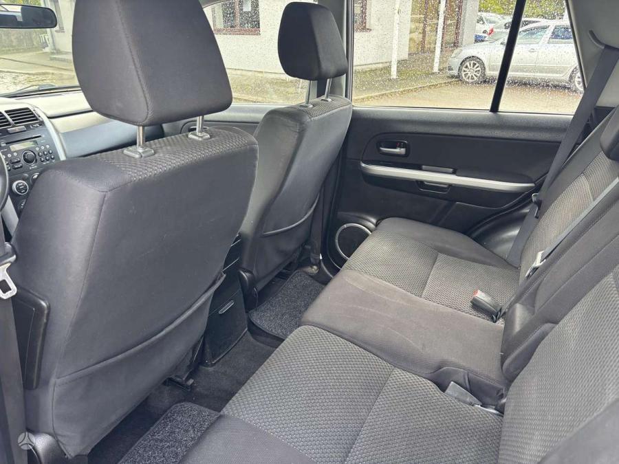 Pelēks Suzuki grand-vitara 2009 Utena, ar dzinēja tilpumu 1.87 L un nobraukumu 281 tūkst. km par 4499 €, foto 23 vietnē AUTOMOTO.COM.LV