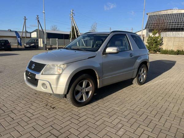 Grey Suzuki grand-vitara 2010 in Taurage, with an engine capacity of 1.90 L and mileage of 197 thousand km for 2500 €, photo 2 on AUTOMOTO.COM.LV