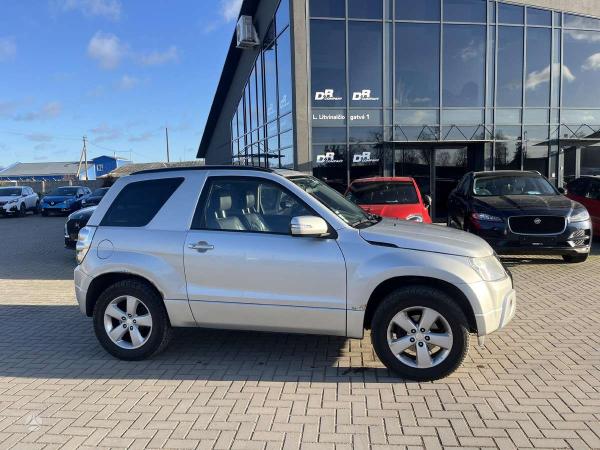 Grey Suzuki grand-vitara 2010 in Taurage, with an engine capacity of 1.90 L and mileage of 197 thousand km for 2500 €, photo 3 on AUTOMOTO.COM.LV