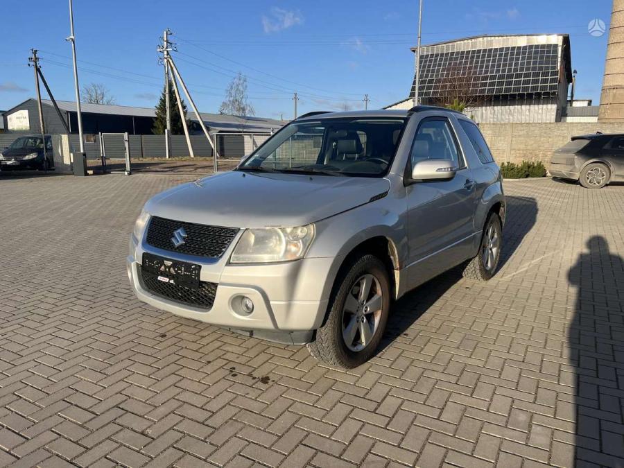 Pelēks Suzuki grand-vitara 2010 Tauragė, ar dzinēja tilpumu 1.90 L un nobraukumu 197 tūkst. km par 2500 €, foto 4 vietnē AUTOMOTO.COM.LV