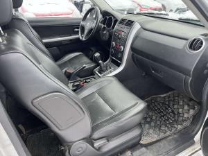 Pelēks Suzuki grand-vitara 2010 Tauragė, ar dzinēja tilpumu 1.90 L un nobraukumu 197 tūkst. km par 2500 €, foto 18 vietnē AUTOMOTO.COM.LV