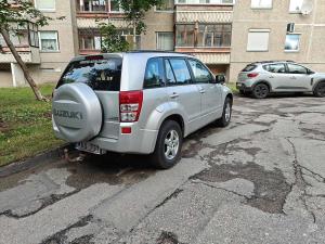 Grey Suzuki grand-vitara 2010 in Visaginas, with an engine capacity of 1.87 L and mileage of 188 thousand km for 4700 €, photo 4 on AUTOMOTO.COM.LV