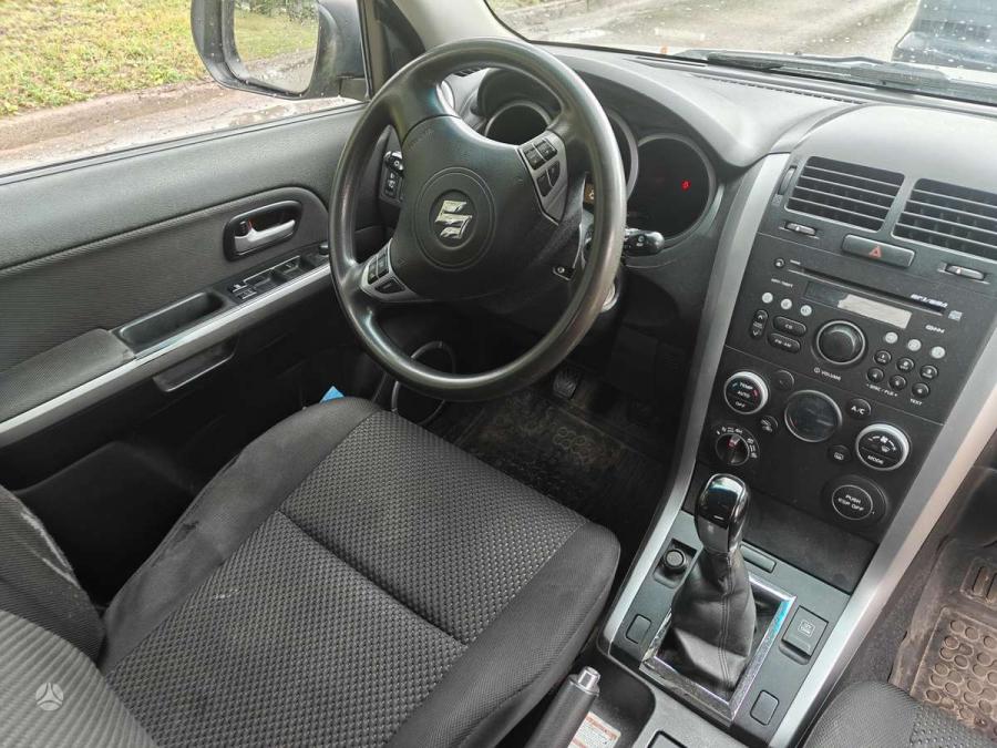 Grey Suzuki grand-vitara 2010 in Visaginas, with an engine capacity of 1.87 L and mileage of 188 thousand km for 4700 €, photo 10 on AUTOMOTO.COM.LV