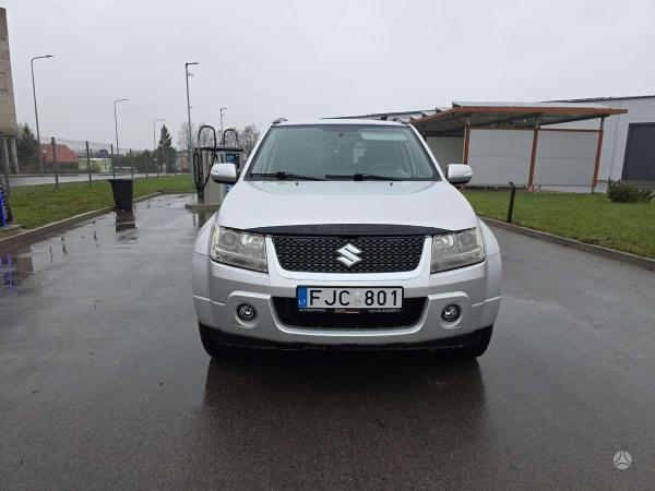 Pelēks Suzuki grand-vitara 2011 Kretinga, ar dzinēja tilpumu 2.40 L un nobraukumu 287 tūkst. km par 3200 €, foto 5 vietnē AUTOMOTO.COM.LV