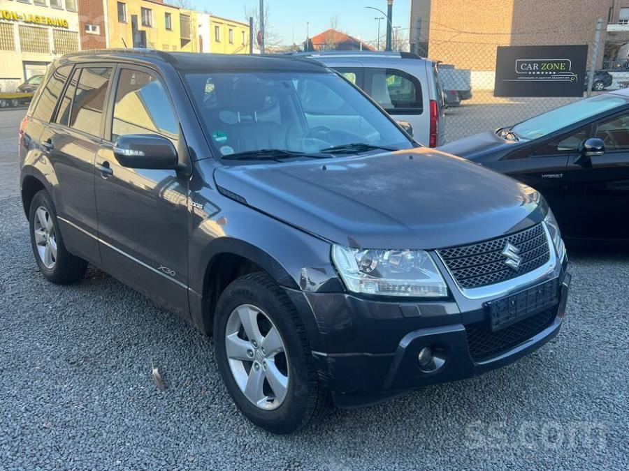 Pelēks Suzuki grand-vitara 2011 Valmiera, ar dzinēja tilpumu 1.90 L un nobraukumu 171 tūkst. km par 6800 €, foto 3 vietnē AUTOMOTO.COM.LV