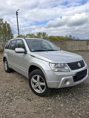 Pelēks Suzuki grand-vitara 2011 Marijampole, ar dzinēja tilpumu 2.40 L un nobraukumu 263 tūkst. km par 5999 €, foto  vietnē AUTOMOTO.COM.LV