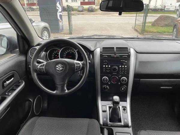 Pelēks Suzuki grand-vitara 2011 Talsi, ar dzinēja tilpumu 2.40 L un nobraukumu 252 tūkst. km par 4400 €, foto 6 vietnē AUTOMOTO.COM.LV