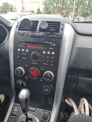 Pelēks Suzuki grand-vitara 2011 Rīga, ar dzinēja tilpumu 2.40 L un nobraukumu 170 tūkst. km par 5800 €, foto 8 vietnē AUTOMOTO.COM.LV