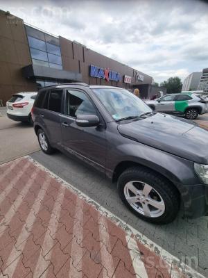 Pelēks Suzuki grand-vitara 2011 Rīga, ar dzinēja tilpumu 2.40 L un nobraukumu 170 tūkst. km par 5800 €, foto 9 vietnē AUTOMOTO.COM.LV