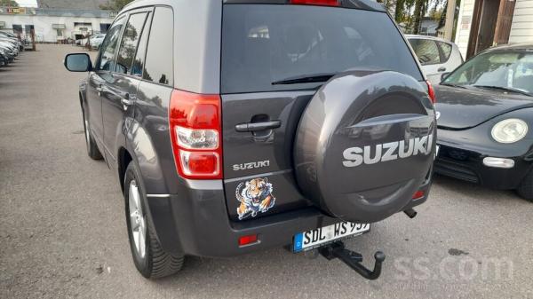 Grey Suzuki grand-vitara 2011 in Riga, with an engine capacity of 1.90 L and mileage of 276 thousand km for 5450 €, photo 7 on AUTOMOTO.COM.LV