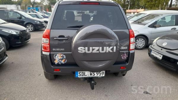 Grey Suzuki grand-vitara 2011 in Riga, with an engine capacity of 1.90 L and mileage of 276 thousand km for 5450 €, photo 8 on AUTOMOTO.COM.LV