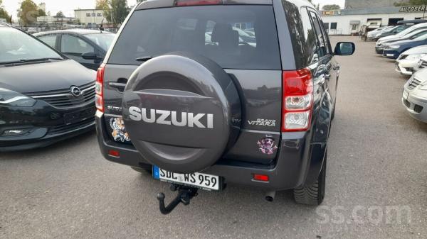 Grey Suzuki grand-vitara 2011 in Riga, with an engine capacity of 1.90 L and mileage of 276 thousand km for 5450 €, photo 9 on AUTOMOTO.COM.LV