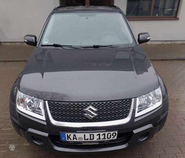 Grey Suzuki grand-vitara 2012 in Utena, with an engine capacity of 1.87 L and mileage of 192 thousand km for 5950 €, photo 1 on AUTOMOTO.COM.LV