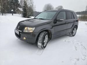 Pelēks Suzuki grand-vitara 2012 Ignalina, ar dzinēja tilpumu 2.40 L un nobraukumu 199 tūkst. km par 3450 €, foto  vietnē AUTOMOTO.COM.LV