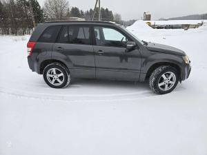 Pelēks Suzuki grand-vitara 2012 Ignalina, ar dzinēja tilpumu 2.40 L un nobraukumu 199 tūkst. km par 3450 €, foto 3 vietnē AUTOMOTO.COM.LV