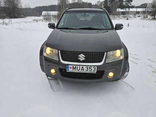 Grey Suzuki grand-vitara 2012 in Ignalina, with an engine capacity of 2.40 L and mileage of 199 thousand km for 3450 €, photo 7 on AUTOMOTO.COM.LV