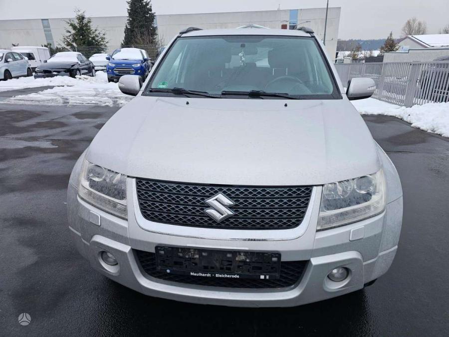 Grey Suzuki grand-vitara 2012 in Marijampole, with an engine capacity of 1.87 L and mileage of 179 thousand km for 5800 €, photo 1 on AUTOMOTO.COM.LV