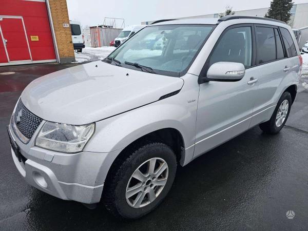 Grey Suzuki grand-vitara 2012 in Marijampole, with an engine capacity of 1.87 L and mileage of 179 thousand km for 5800 €, photo 2 on AUTOMOTO.COM.LV