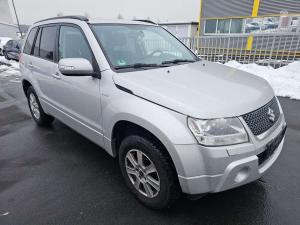 Grey Suzuki grand-vitara 2012 in Marijampole, with an engine capacity of 1.87 L and mileage of 179 thousand km for 5800 €, photo 6 on AUTOMOTO.COM.LV