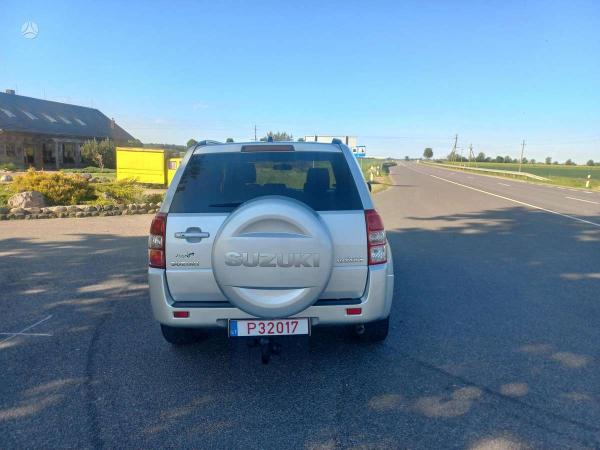 Grey Suzuki grand-vitara 2012 in Kaunas, with an engine capacity of 1.87 L and mileage of 229 thousand km for 5299 €, photo 5 on AUTOMOTO.COM.LV