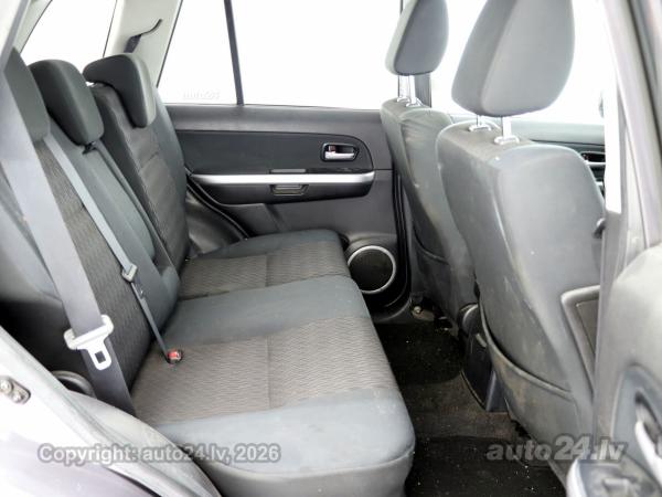 Pelēks Suzuki grand-vitara 2013 Tallina, ar dzinēja tilpumu 2.40 L un nobraukumu 315 tūkst. km par 1299 €, foto 8 vietnē AUTOMOTO.COM.LV