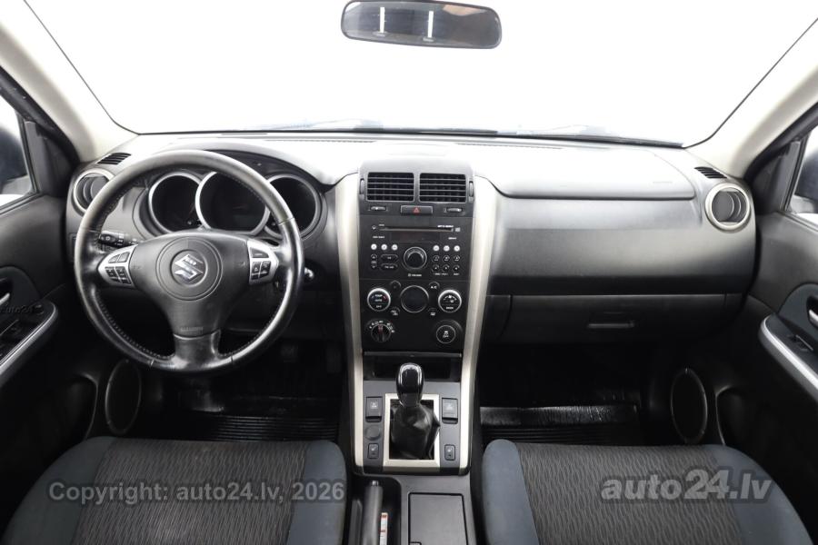 Pelēks Suzuki grand-vitara 2013 Tallina, ar dzinēja tilpumu 2.40 L un nobraukumu 315 tūkst. km par 1299 €, foto 6 vietnē AUTOMOTO.COM.LV