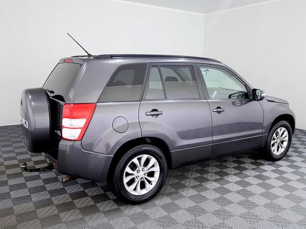 Suzuki grand-vitara 2013 Tallina vietnē Pelēks Suzuki grand-vitara 2013 Tallina, ar dzinēja tilpumu 2.40 L un nobraukumu 315 tūkst. km par 1299 €, foto 4 vietnē AUTOMOTO.COM.LV