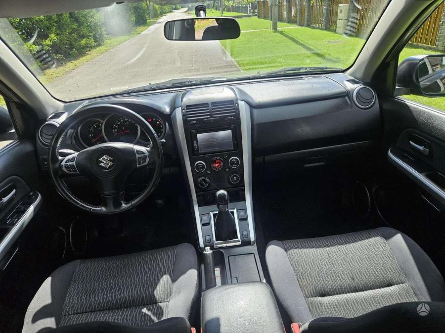 Grey Suzuki grand-vitara 2014 in Marijampole, with an engine capacity of 1.90 L and mileage of 124 thousand km for 6650 €, photo 9 on AUTOMOTO.COM.LV