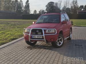 Sarkans Suzuki grand-vitara 2003 Valka, ar dzinēja tilpumu 1.60 L un nobraukumu 240 tūkst. km par 1000 €, foto  vietnē AUTOMOTO.COM.LV