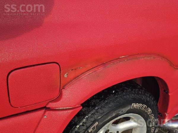 Sarkans Suzuki grand-vitara 2003 Valka, ar dzinēja tilpumu 1.60 L un nobraukumu 240 tūkst. km par 1000 €, foto 10 vietnē AUTOMOTO.COM.LV
