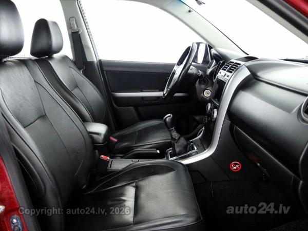 Sarkans Suzuki grand-vitara 2006 Tallina, ar dzinēja tilpumu 2.00 L un nobraukumu 184 tūkst. km par 2499 €, foto 6 vietnē AUTOMOTO.COM.LV