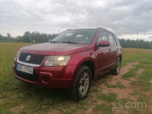 Sarkans Suzuki grand-vitara 2006 Bauska, ar dzinēja tilpumu 2.00 L un nobraukumu 178 tūkst. km par 2300 €, foto 1 vietnē AUTOMOTO.COM.LV
