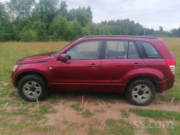 Sarkans Suzuki grand-vitara 2006 Bauska, ar dzinēja tilpumu 2.00 L un nobraukumu 178 tūkst. km par 2300 €, foto 6 vietnē AUTOMOTO.COM.LV