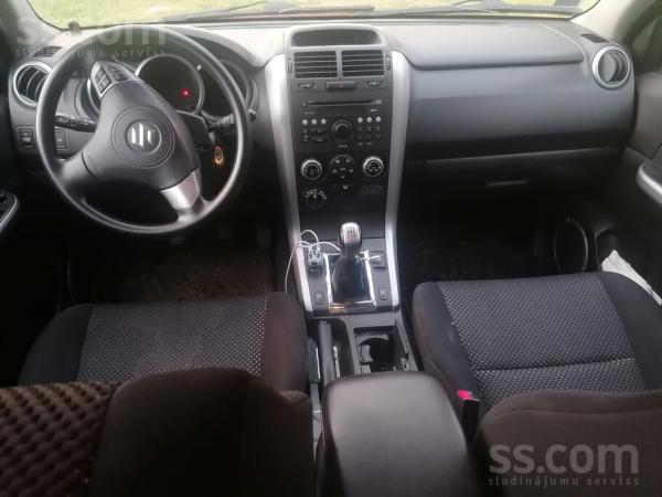 Sarkans Suzuki grand-vitara 2006 Bauska, ar dzinēja tilpumu 2.00 L un nobraukumu 178 tūkst. km par 2300 €, foto 7 vietnē AUTOMOTO.COM.LV