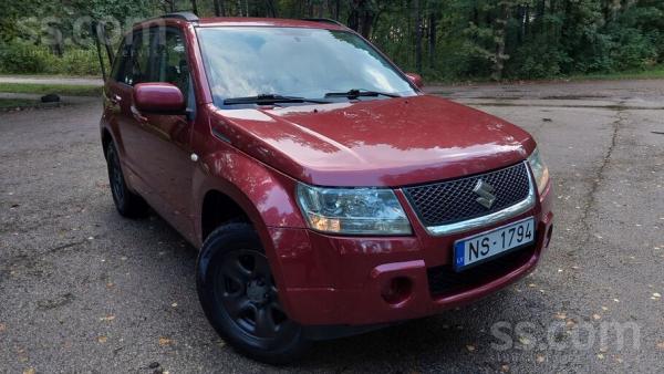 Red Suzuki grand-vitara 2006 in Riga, with an engine capacity of 2.00 L and mileage of 178 thousand km for 2800 €, photo 1 on AUTOMOTO.COM.LV
