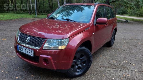 Red Suzuki grand-vitara 2006 in Riga, with an engine capacity of 2.00 L and mileage of 178 thousand km for 2800 €, photo 3 on AUTOMOTO.COM.LV