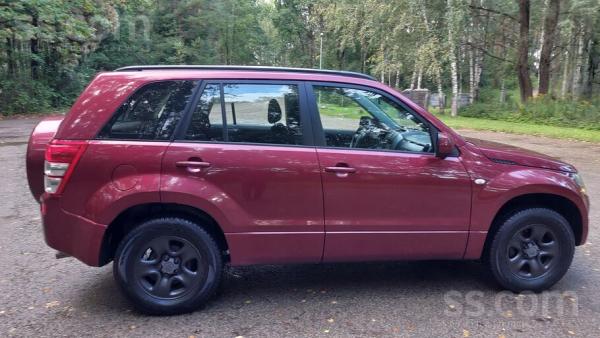 Red Suzuki grand-vitara 2006 in Riga, with an engine capacity of 2.00 L and mileage of 178 thousand km for 2800 €, photo 10 on AUTOMOTO.COM.LV