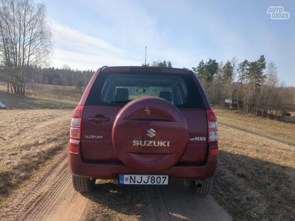 Red Suzuki grand-vitara 2007 in Utena, with an engine capacity of 1.90 L and mileage of 232 thousand km for 3500 €, photo 3 on AUTOMOTO.COM.LV