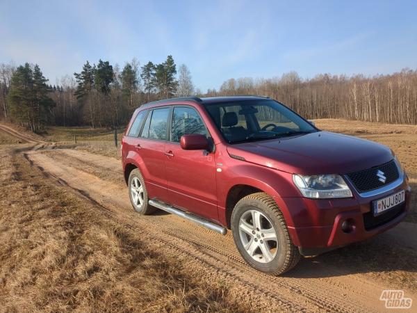 Red Suzuki grand-vitara 2007 in Utena, with an engine capacity of 1.90 L and mileage of 232 thousand km for 3500 €, photo 5 on AUTOMOTO.COM.LV