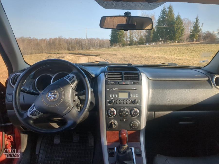Red Suzuki grand-vitara 2007 in Utena, with an engine capacity of 1.90 L and mileage of 232 thousand km for 3500 €, photo 13 on AUTOMOTO.COM.LV