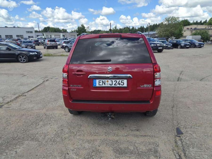 Red Suzuki grand-vitara 2012 in Utena, with an engine capacity of 1.87 L and mileage of 248 thousand km for 5650 €, photo 6 on AUTOMOTO.COM.LV