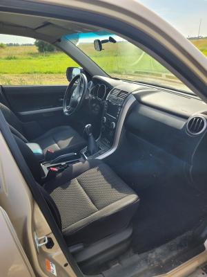 Suzuki grand-vitara 2011 Kohtla-Jerve, ar dzinēja tilpumu 2.40 L un nobraukumu 157 tūkst. km par 1000 €, foto 18 vietnē AUTOMOTO.COM.LV