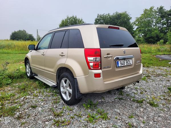 Suzuki grand-vitara 2011 in Kohtla-Jarve, with an engine capacity of 2.40 L and mileage of 157 thousand km for 1000 €, photo 5 on AUTOMOTO.COM.LV