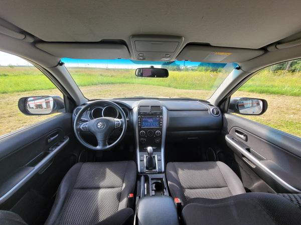 Suzuki grand-vitara 2011 in Kohtla-Jarve, with an engine capacity of 2.40 L and mileage of 157 thousand km for 1000 €, photo 7 on AUTOMOTO.COM.LV