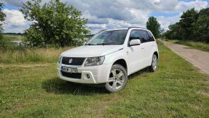 White Suzuki grand-vitara 2008 in Ignalina, with an engine capacity of 1.90 L and mileage of 174 thousand km for 2800 €, photo  on AUTOMOTO.COM.LV