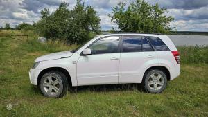 Balts Suzuki grand-vitara 2008 Ignalina, ar dzinēja tilpumu 1.90 L un nobraukumu 174 tūkst. km par 2800 €, foto 3 vietnē AUTOMOTO.COM.LV