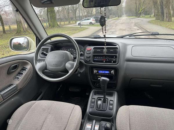 Dzeltens Suzuki grand-vitara 2000 Šilutė, ar dzinēja tilpumu 2.00 L un nobraukumu 275 tūkst. km par 2999 €, foto 7 vietnē AUTOMOTO.COM.LV