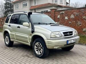 Yellow Suzuki grand-vitara 2000 in Silute, with an engine capacity of 2.00 L and mileage of 275 thousand km for 2999 €, photo  on AUTOMOTO.COM.LV