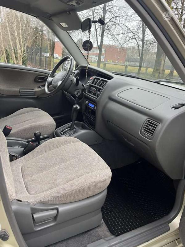 Dzeltens Suzuki grand-vitara 2000 Šilutė, ar dzinēja tilpumu 2.00 L un nobraukumu 275 tūkst. km par 2999 €, foto 9 vietnē AUTOMOTO.COM.LV