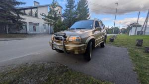 Dzeltens Suzuki grand-vitara 2000 Šauļi, ar dzinēja tilpumu 2.50 L un nobraukumu 222 tūkst. km par 2500 €, foto  vietnē AUTOMOTO.COM.LV